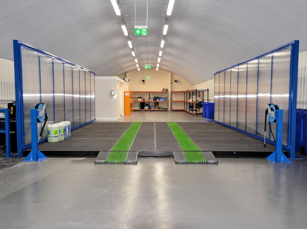 Vehicle Wash Bays | Wash screens for cars & commercial vehicles