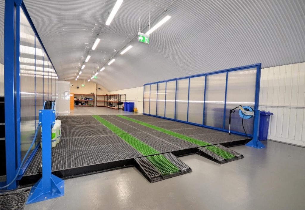 Vehicle Wash Bays | Wash screens for cars & commercial vehicles